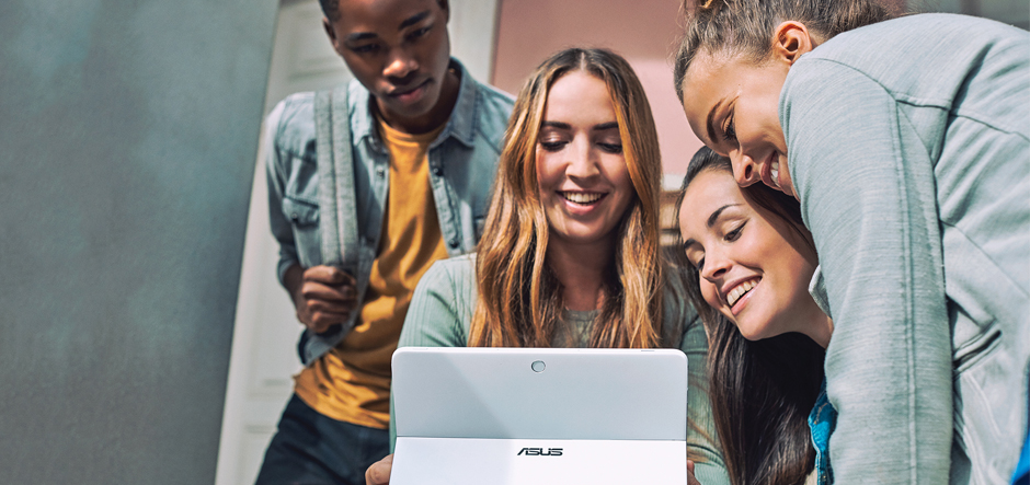 Services are more important than devices, says Microsoft...