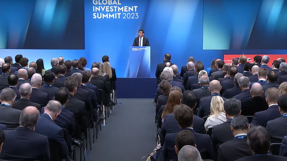 Microsoft to invest £2.5 billion to boost the UK’s AI...