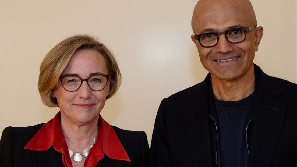 Vodafone and Microsoft to transform the customer...